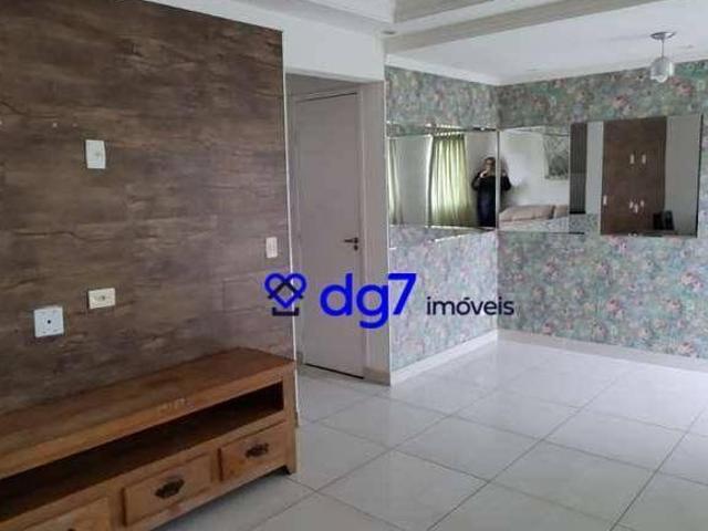 Casa em condomínio na Granja Viana, com 3 dormitórios e 2 vagas!