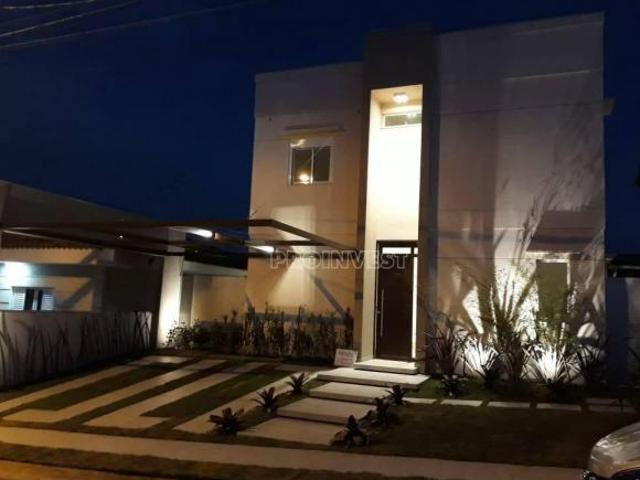 Casa em condomínio na Granja Viana!