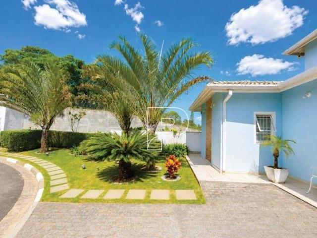 Casa em condomínio na Granja Viana!