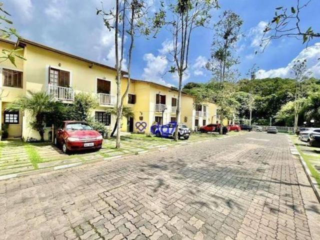 Casa em condomínio na Granja Viana 3 dormitórios e 2 vagas cobertas