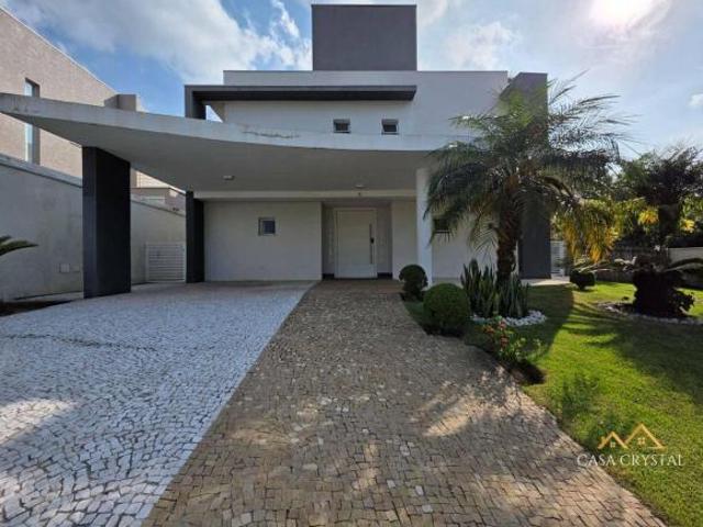 Casa em Condomínio na Granja Viana | 3 Suítes, Piscina, Sauna e Espaço Gourmet