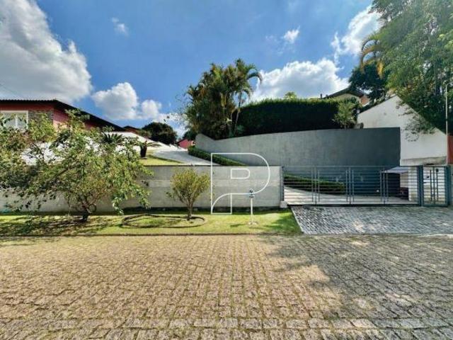 Casa em condomínio na Granja Viana!