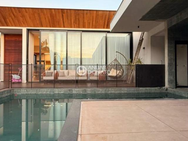 Casa em Condomínio na Frente | 5 Suítes e 6 Vagas | Alphaville Lagoa dos Ingleses, Nova Lima MG