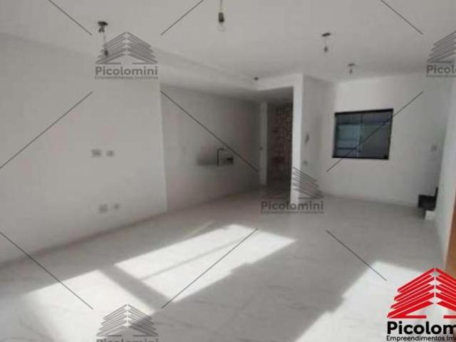 Casa em condomínio na Moóca com 3 Dormitórios, Suíte, Sala ampla, lavabo, 2 Vagas com depósito. Espa