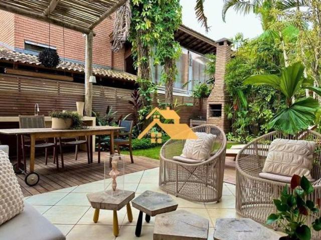 Casa em condomínio na Praia do Engenho | 3 suítes, varanda gourmet, a 30m do mar e lazer completo