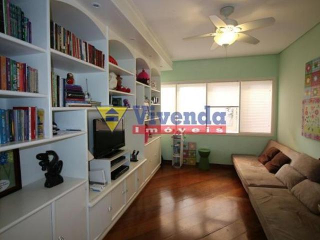 Casa em condomínio na região de Aldeia da Serra ? alto padrão e lazer completo