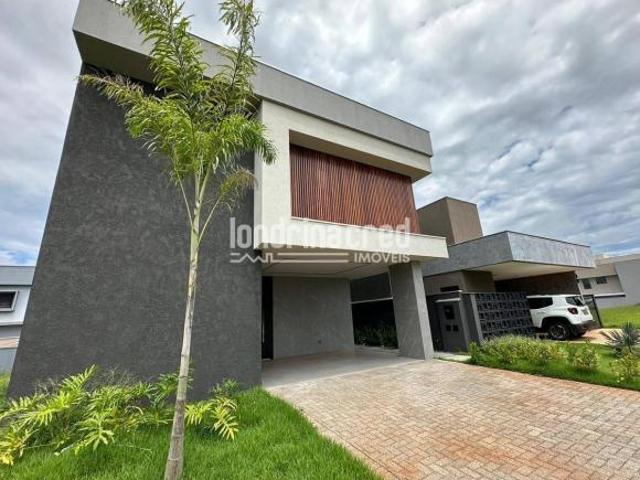 Casa em condomínio na região leste de Londrina com 226 m², 4 suítes, escritório, área gourmet, pisci