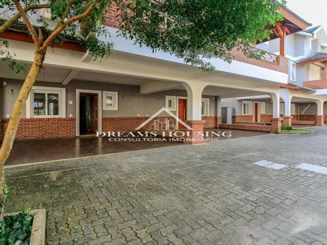 Casa em condomínio na Tristeza