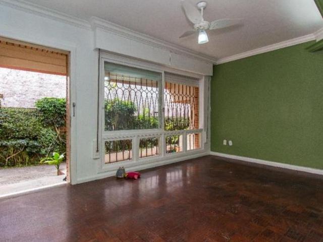Casa em condomínio na Tristeza