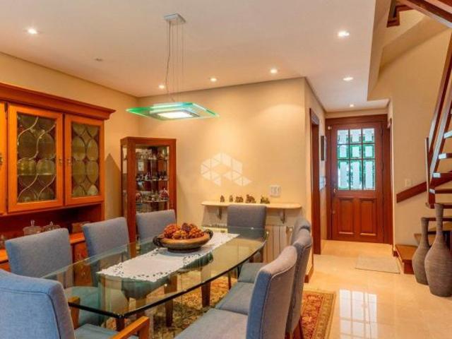 Casa em condomínio na Tristeza com 311,20 m², em condomínio com pier privativo