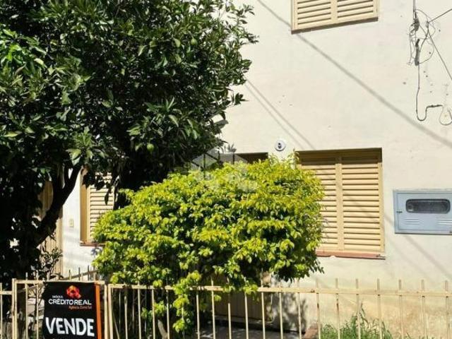 Casa em condomínio na Vila Nova, 02 pisos, 01 dormitório, próximo a Igreja São José da Vila Nova