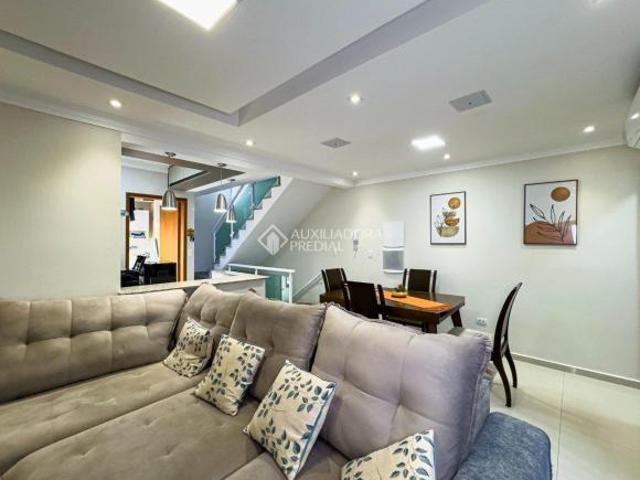 Casa em condomínio na Vila Pires Santo André