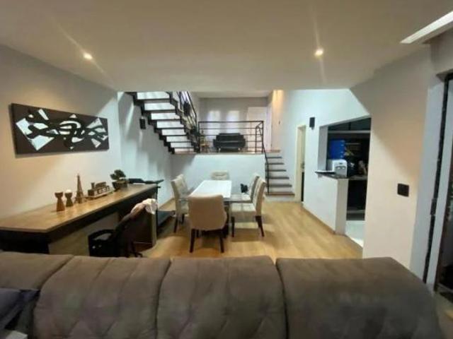 Casa em condomínio na Vila São Francisco