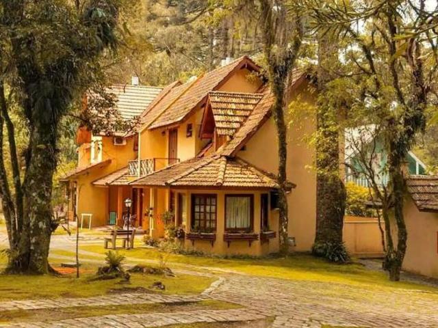 CASA EM CONDOMÍNIO NA VILA SUZANA CANELA