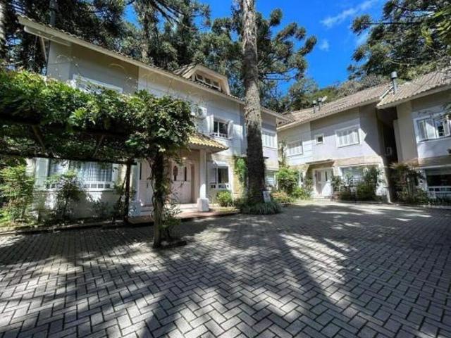 CASA EM CONDOMÍNIO NA VILA SUZANA EM CANELA