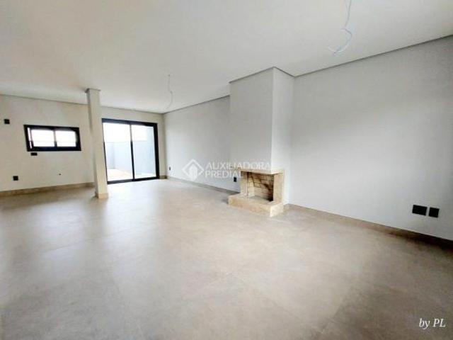 Casa em Condomínio na Zona Sul 3 quartos, suíte, churrasqueira