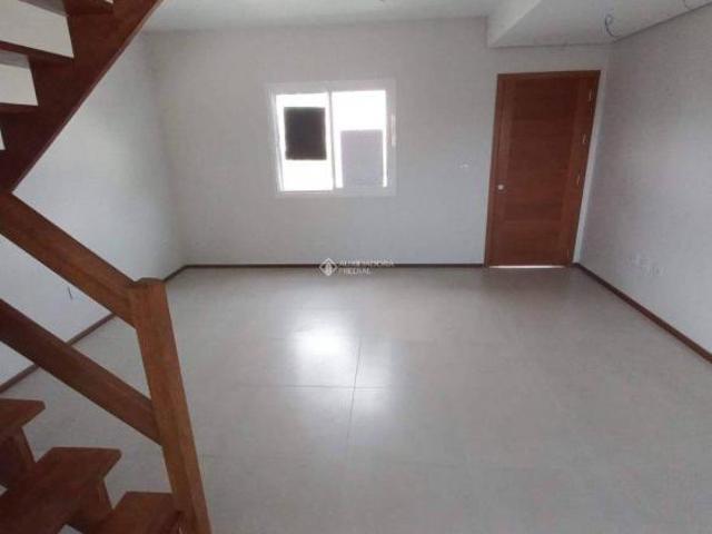 CASA EM CONDOMÍNIO NUNCA HABITADA, à venda com 3 quartos, 1 suíte, 1 banheiros, 1 lavabo, 2 vagas de