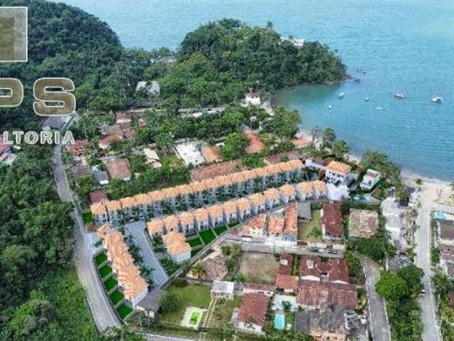 Casa em condomínio São Sebastião, alto padrão, 3 dormitórios sendo uma suíte, área de lazer e segura