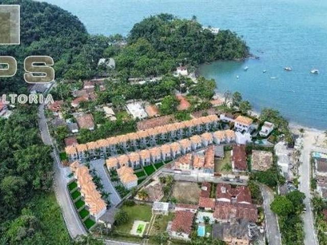 Casa em condomínio São Sebastião, alto padrão, 3 dormitórios sendo uma suíte, área de lazer e segura