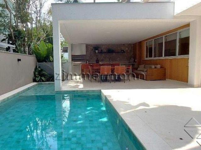 CASA EM CONDOMÍNIO SANTO AMARO, 3 DORMITORIOS, 6 VAGAS