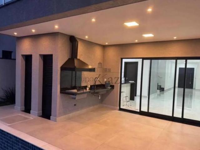 Casa em Condomínio Santana de Parnaíba 3 Suítes 280m²