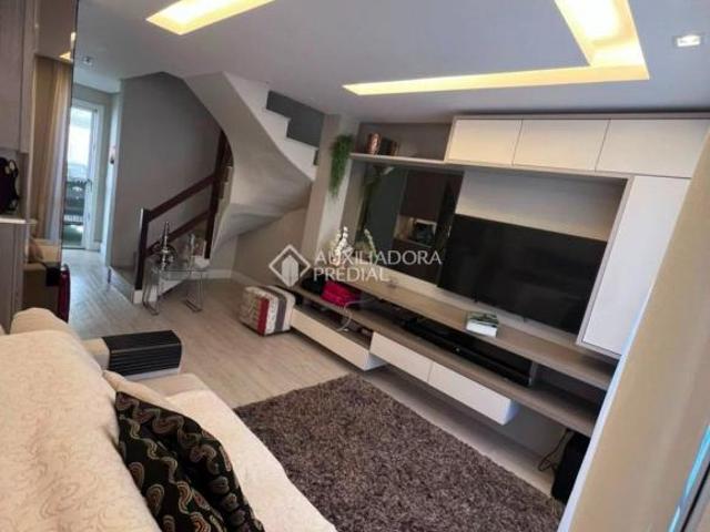 Casa em Condomínio semi mobiliada