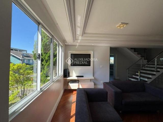 Casa em Condomínio Sta Felicidade, 352 m², 4 Quartos, Ático e Subsolo Completo