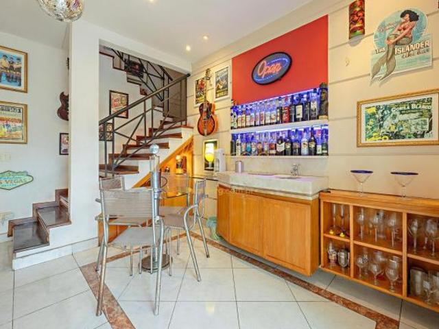 Casa em condominio Super localizada 4 quartos 2 suites 3 vagas