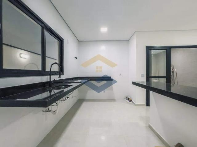 Casa em Condomínio P/ Venda c/ 150m², 3 Dorms, 1 Suíte Master, Churrasqueira, Energia Solar Reserv