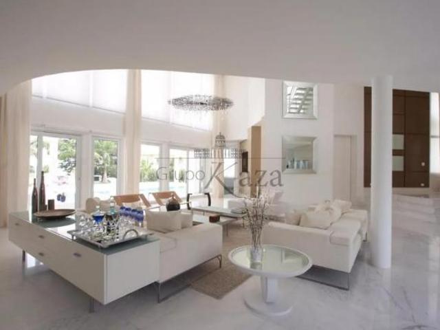 Casa em Condomínio Porto Feliz 5 Suítes 1200m²