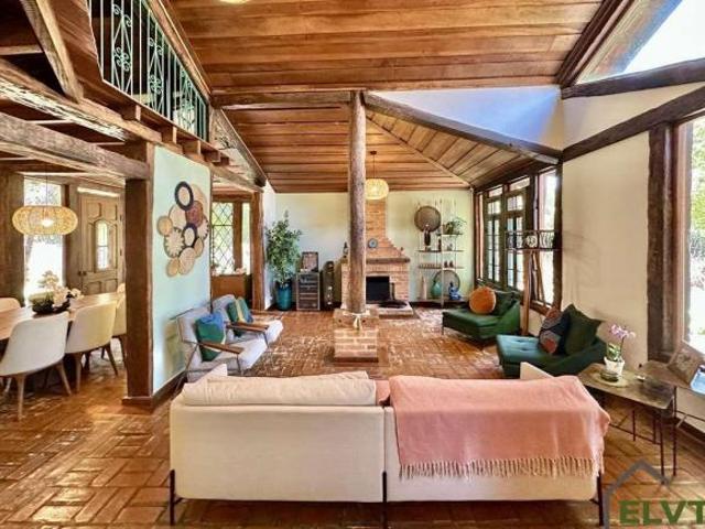 Casa em Condomínio Palos Verdes | 4 Quartos, Piscina e Energia Solar