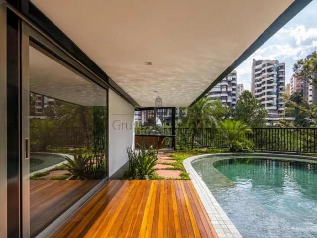 Casa em Condomínio Panamby 4 Dormitórios 661m²