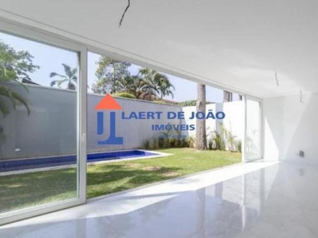 CASA EM CONDOMÍNIO PARA VENDA
