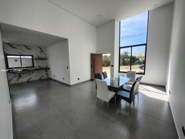 Casa em Condomínio para Venda, 120, 3 dormitórios, 1 suíte, 3 banheiros, 4 vagas