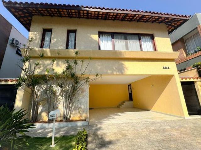 Casa em condomínio para venda com 3 quartos, sendo 2 suítes, 287m²
