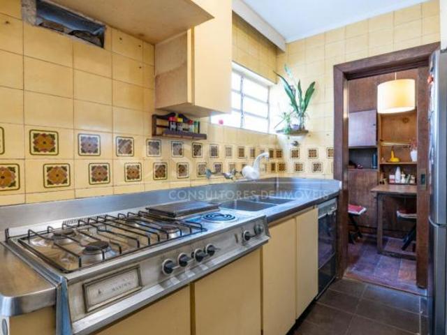 Casa em condomínio para venda com 3 quartos, sendo 3 suítes, 170m²