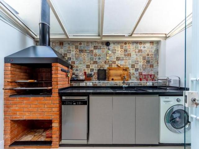 Casa em condomínio para venda com 3 quartos, 140m²