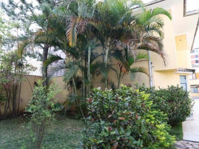 Casa em condomínio para venda com 3 quartos, 131m²