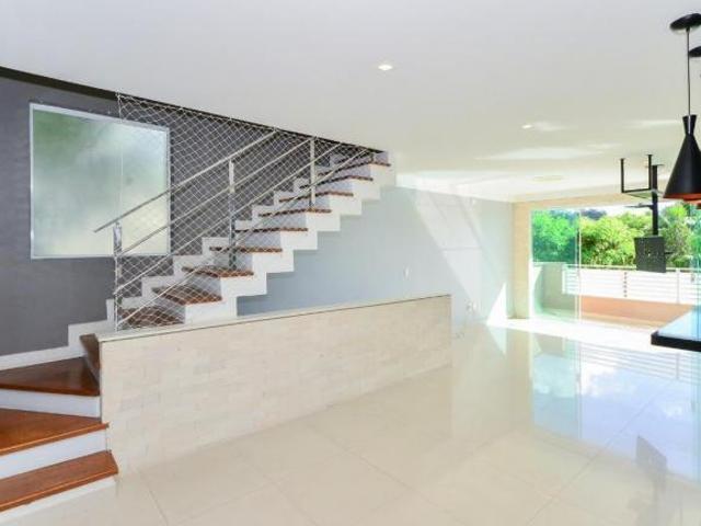 Casa em condomínio para venda com 3 quartos, 269.04m²