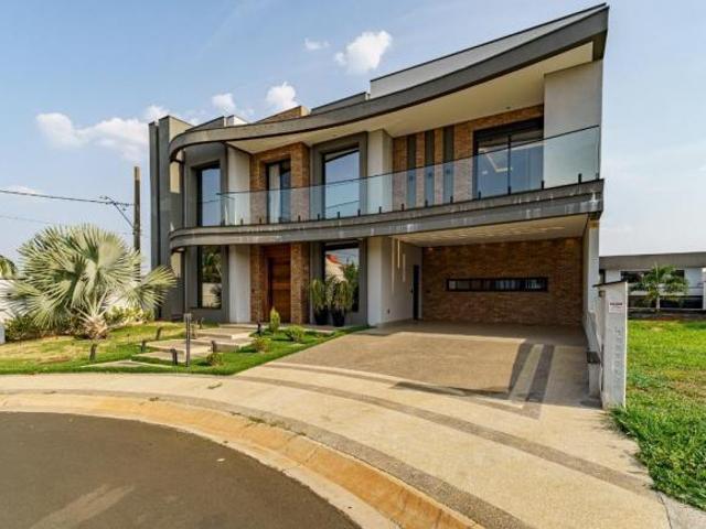 Casa em condomínio para venda com 3 quartos, 286m²