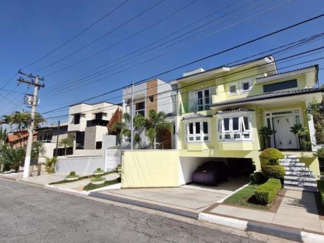 Casa em condomínio para venda com 3 quartos, 360m²