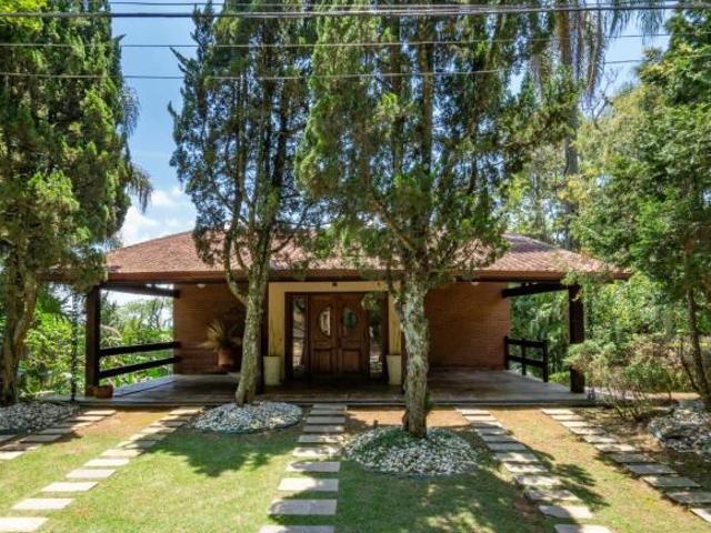 Casa em condomínio para venda com 3 quartos, 361m²