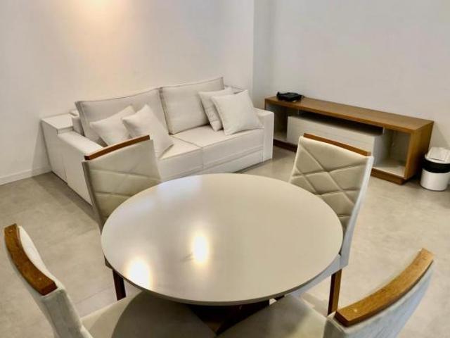Casa em condomínio para venda com 2 quartos, sendo 2 suítes, 103m²
