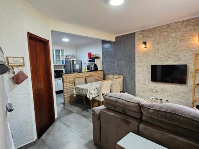 Casa em condomínio para venda com 2 quartos, 60m²
