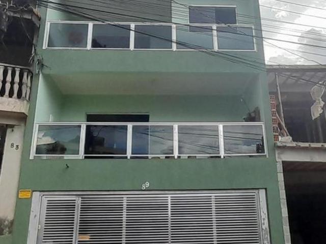 Casa em condomínio para venda com 4 quartos, sendo 1 suíte, 303m²