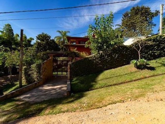 Casa em condomínio para venda com 4 quartos, sendo 4 suítes, 312m²