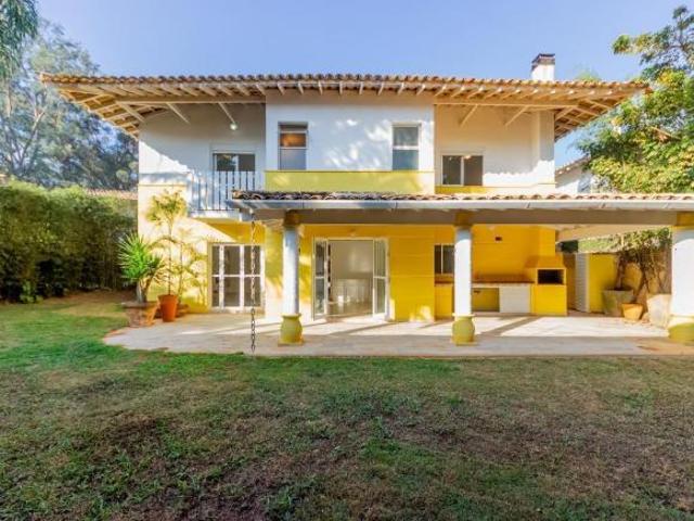 Casa em condomínio para venda com 4 quartos, 276m²