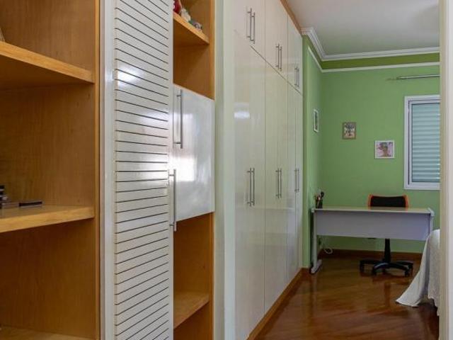 Casa em condomínio para venda com 4 quartos, 336m²