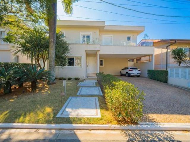 Casa em condomínio para venda com 5 quartos, sendo 5 suítes, 525m²