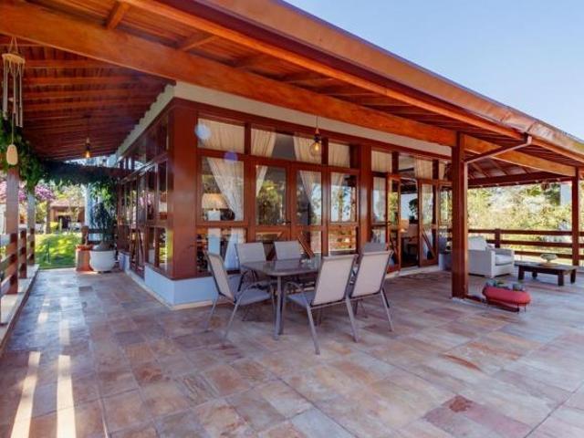 Casa em condomínio para venda com 5 quartos, 455m²